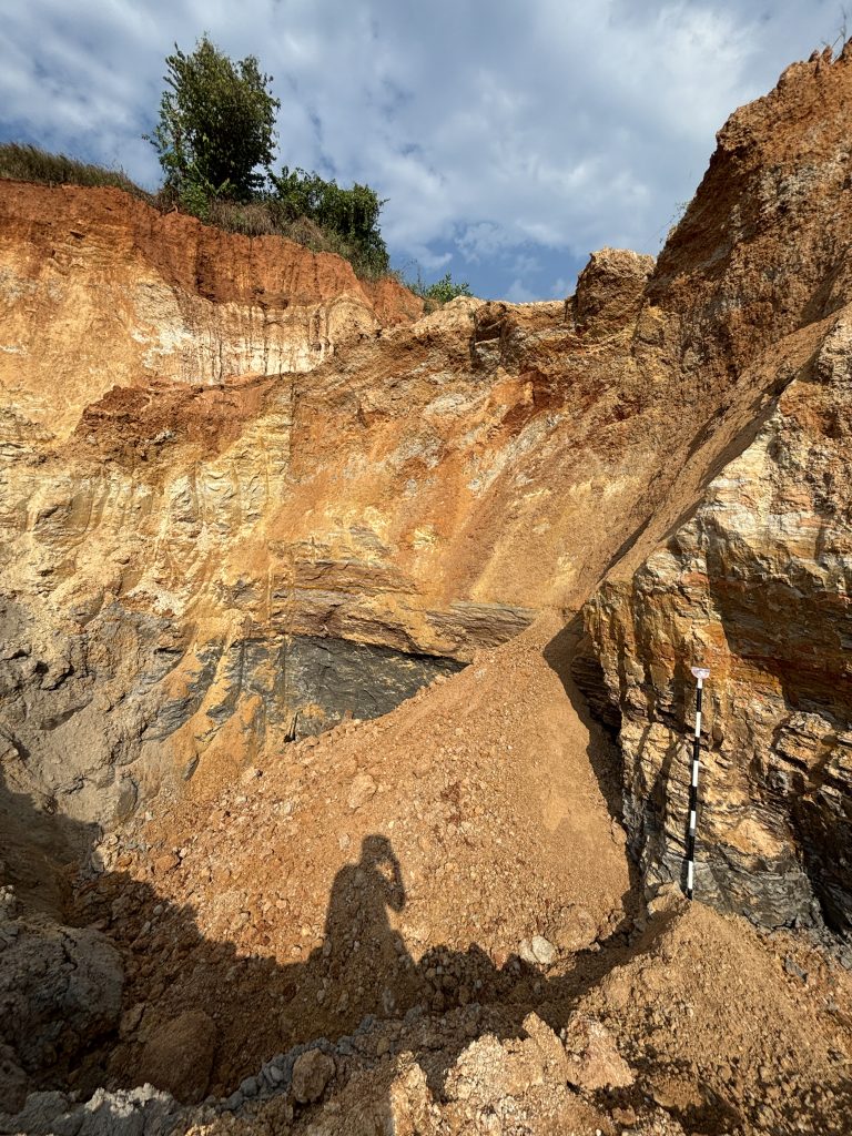 Menjelajah Jejak Geologi Pada Daerah Tambang Pasir Kuarsa dan Terdapat ...